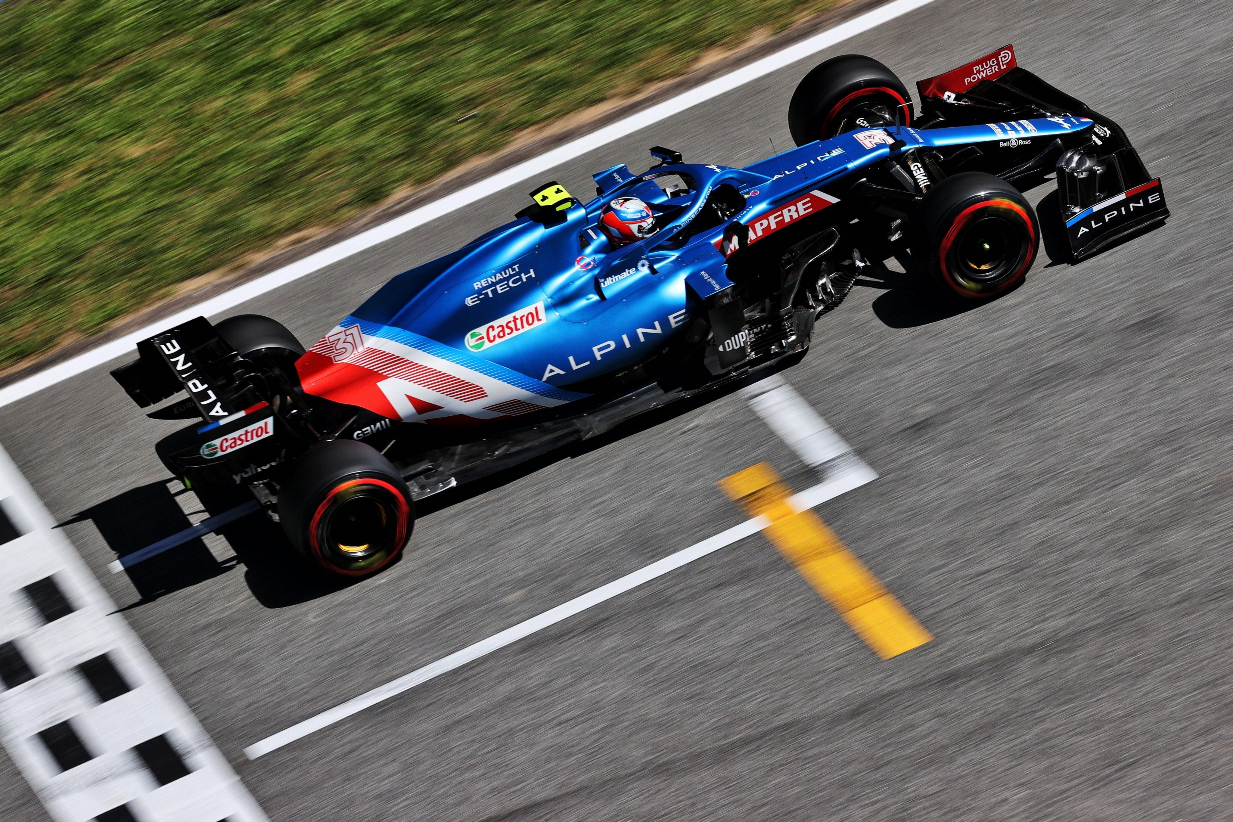 Conductores de alpinestars en el grueso de la acción de F1 en el Gran